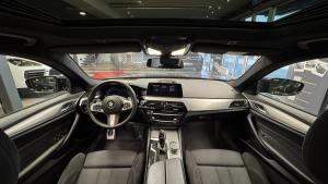 Blue BMW 520 2017 in Riga, with an engine capacity of 2.00 L and mileage of 163 thousand km for 18490 €, photo 19 on AUTOMOTO.COM.LV