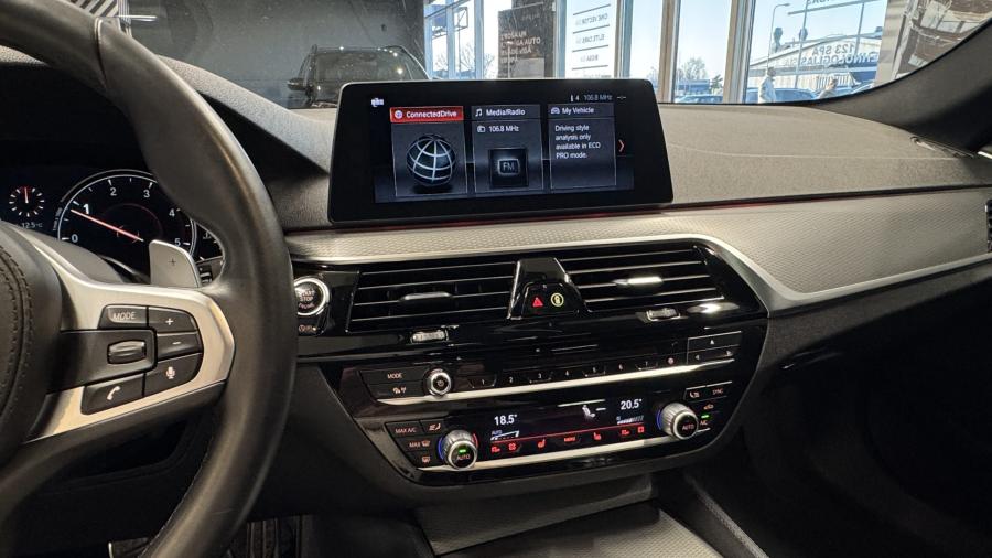 Blue BMW 520 2017 in Riga, with an engine capacity of 2.00 L and mileage of 163 thousand km for 18490 €, photo 26 on AUTOMOTO.COM.LV