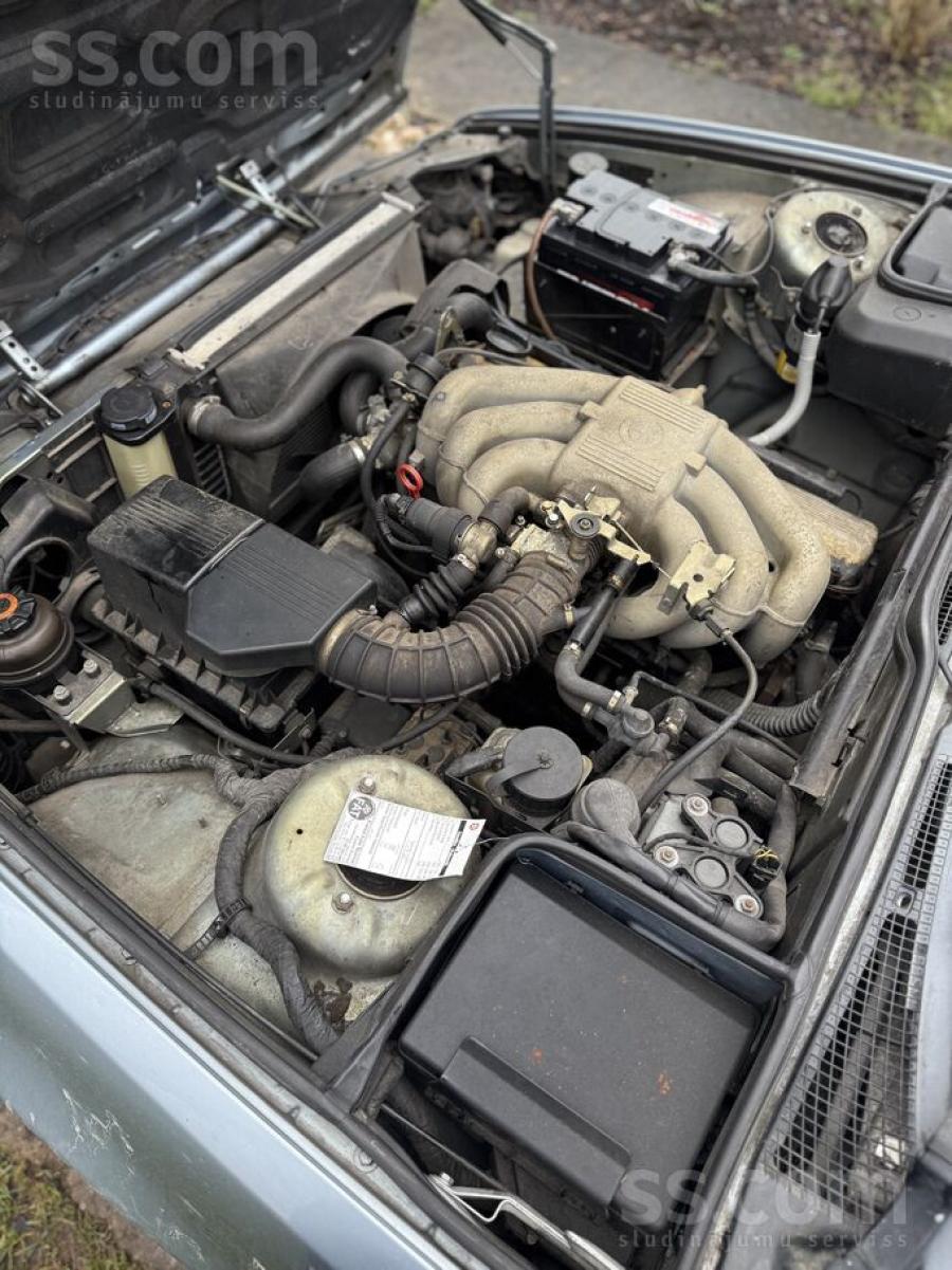Blue BMW 520 1990 in Riga, with an engine capacity of 2.00 L and mileage of 137 thousand km for 4300 €, photo 13 on AUTOMOTO.COM.LV