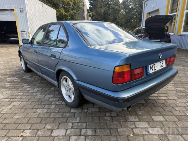 BMW 520 1995 Rīga vietnē Zils BMW 520 1995 Rīga, ar dzinēja tilpumu 2.00 L un nobraukumu 268 tūkst. km par 3000 €, foto 5 vietnē AUTOMOTO.COM.LV