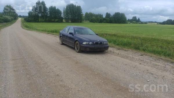 Blue BMW 520 1996 in Balvi, with an engine capacity of 2.00 L and mileage of 407 thousand km for 650 €, photo 1 on AUTOMOTO.COM.LV