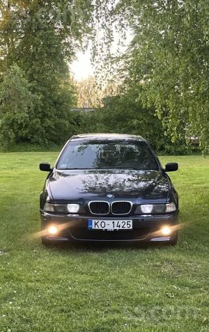 Blue BMW 520 2000 in Bauska, with an engine capacity of 2.00 L and mileage of 312 thousand km for 1550 €, photo 2 on AUTOMOTO.COM.LV