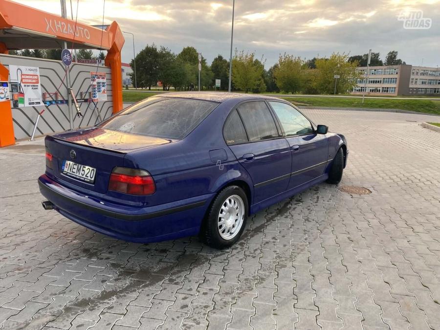 Синий БМВ 520 2000 в Плунге, объемом двигателя 2.00 л и пробегом 343 тыс. км за 2300 €, фото 4 на AUTOMOTO.COM.LV