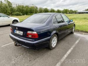 Zils BMW 520 2001 Rīga, ar dzinēja tilpumu 2.00 L un nobraukumu 286 tūkst. km par 2900 €, foto 5 vietnē AUTOMOTO.COM.LV