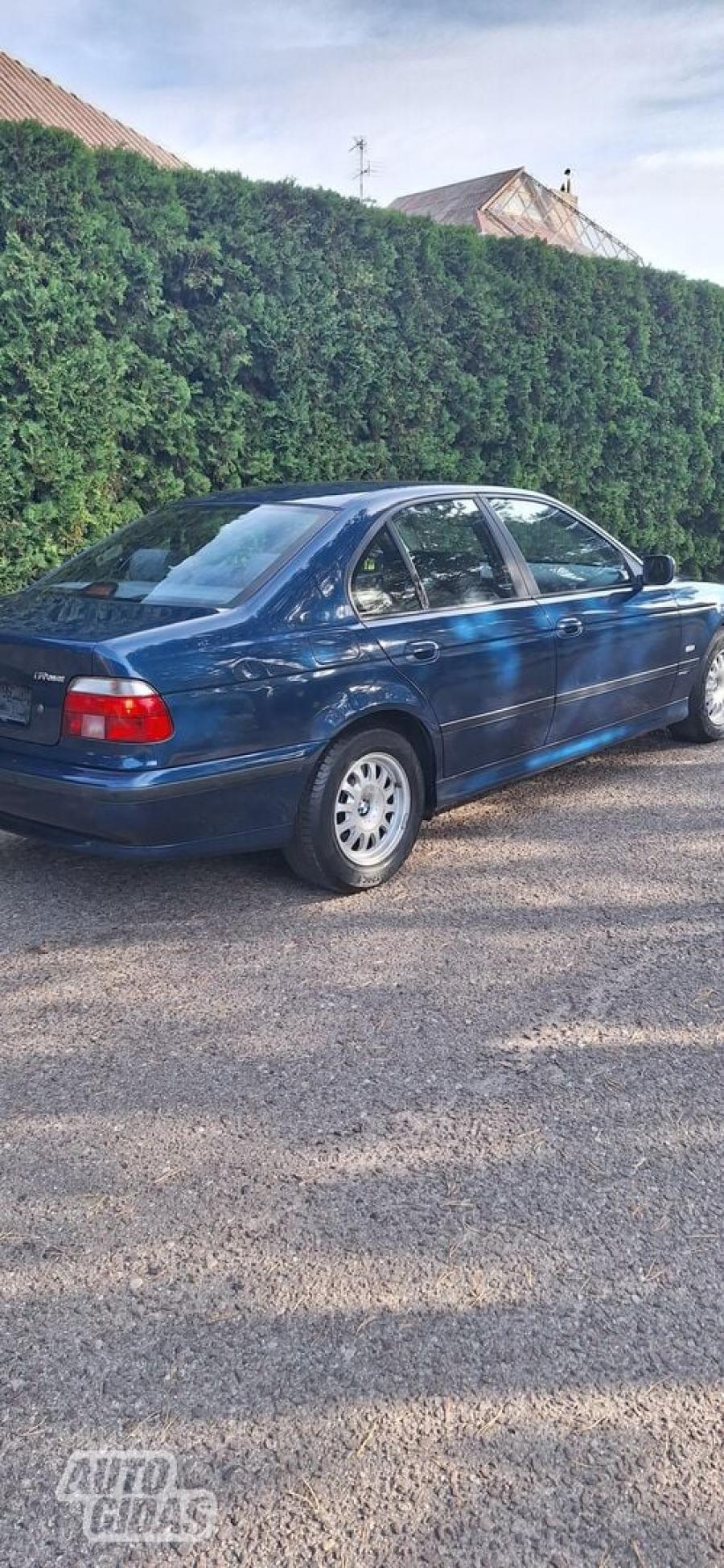 Blue BMW 520 2001 in Marijampole, with an engine capacity of 2.00 L and mileage of 276 thousand km for 1950 €, photo 6 on AUTOMOTO.COM.LV