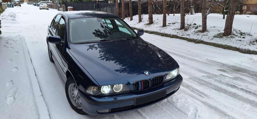 Zils BMW 520 2001 Marijampole, ar dzinēja tilpumu 2.00 L un nobraukumu 276 tūkst. km par 1850 €, foto 2 vietnē AUTOMOTO.COM.LV