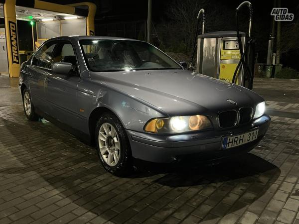 Blue BMW 520 2001 in Kaunas, with an engine capacity of 2.20 L and mileage of 368 thousand km for 1050 €, photo 2 on AUTOMOTO.COM.LV