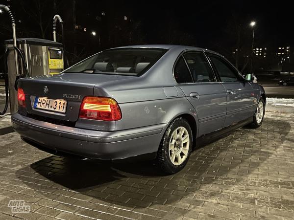 Blue BMW 520 2001 in Kaunas, with an engine capacity of 2.20 L and mileage of 368 thousand km for 1050 €, photo 5 on AUTOMOTO.COM.LV