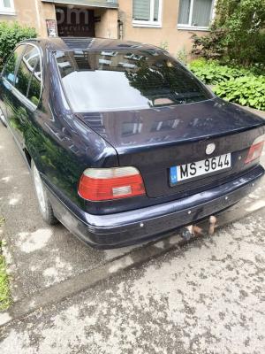 Zils BMW 520 2001 Rīga, ar dzinēja tilpumu 2.00 L un nobraukumu 286 tūkst. km par 1200 €, foto 4 vietnē AUTOMOTO.COM.LV