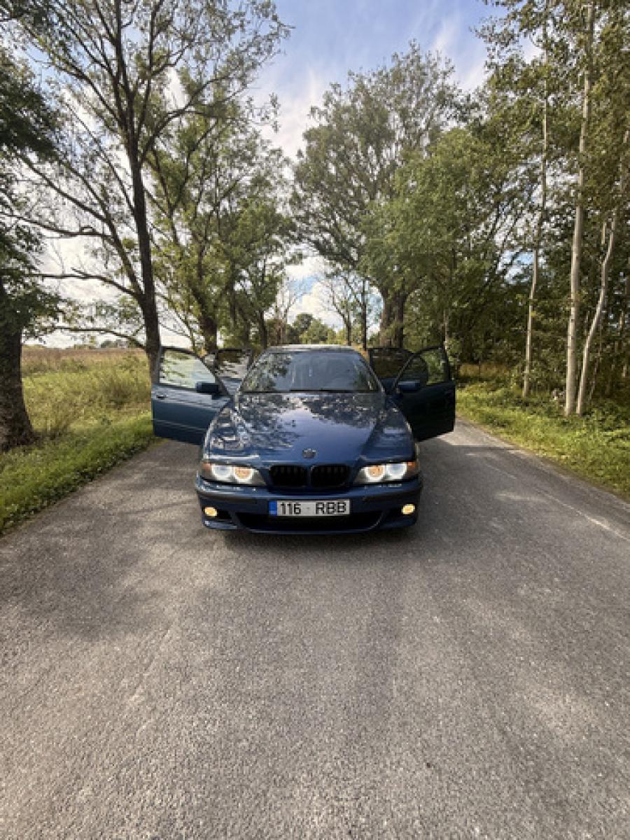 Zils BMW 520 2001 Rakvere, ar dzinēja tilpumu 2.50 L un nobraukumu 0 tūkst. km par 4499 €, foto 1 vietnē AUTOMOTO.COM.LV