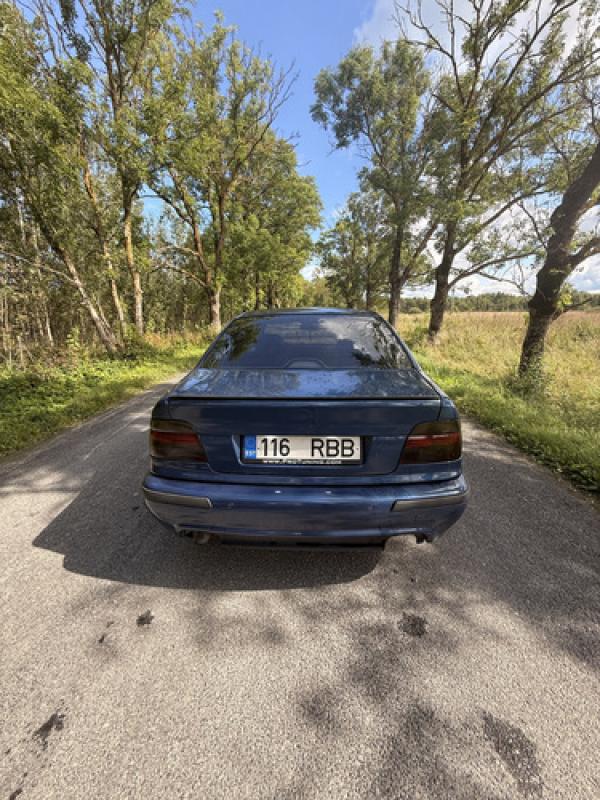 Zils BMW 520 2001 Rakvere, ar dzinēja tilpumu 2.50 L un nobraukumu 0 tūkst. km par 4499 €, foto 4 vietnē AUTOMOTO.COM.LV