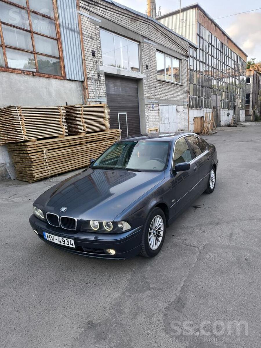 Zils BMW 520 2002 Rīga, ar dzinēja tilpumu 2.20 L un nobraukumu 306 tūkst. km par 9600 €, foto 1 vietnē AUTOMOTO.COM.LV