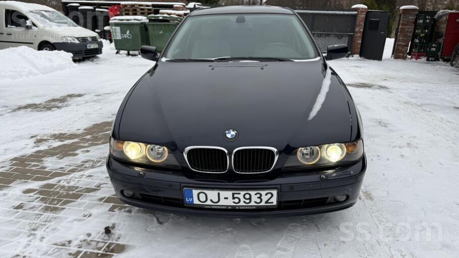Blue BMW 520 2003 in Limbazi, with an engine capacity of 2.30 L and mileage of 156 thousand km for 3990 €, photo 2 on AUTOMOTO.COM.LV