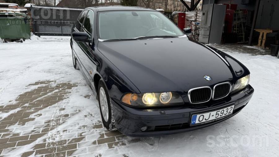Blue BMW 520 2003 in Limbazi, with an engine capacity of 2.30 L and mileage of 156 thousand km for 3990 €, photo 3 on AUTOMOTO.COM.LV
