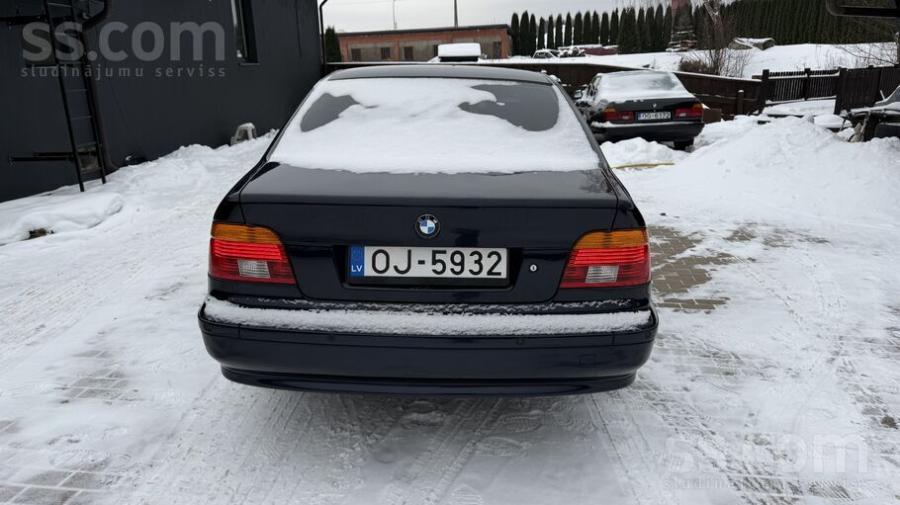 Blue BMW 520 2003 in Limbazi, with an engine capacity of 2.30 L and mileage of 156 thousand km for 3990 €, photo 5 on AUTOMOTO.COM.LV
