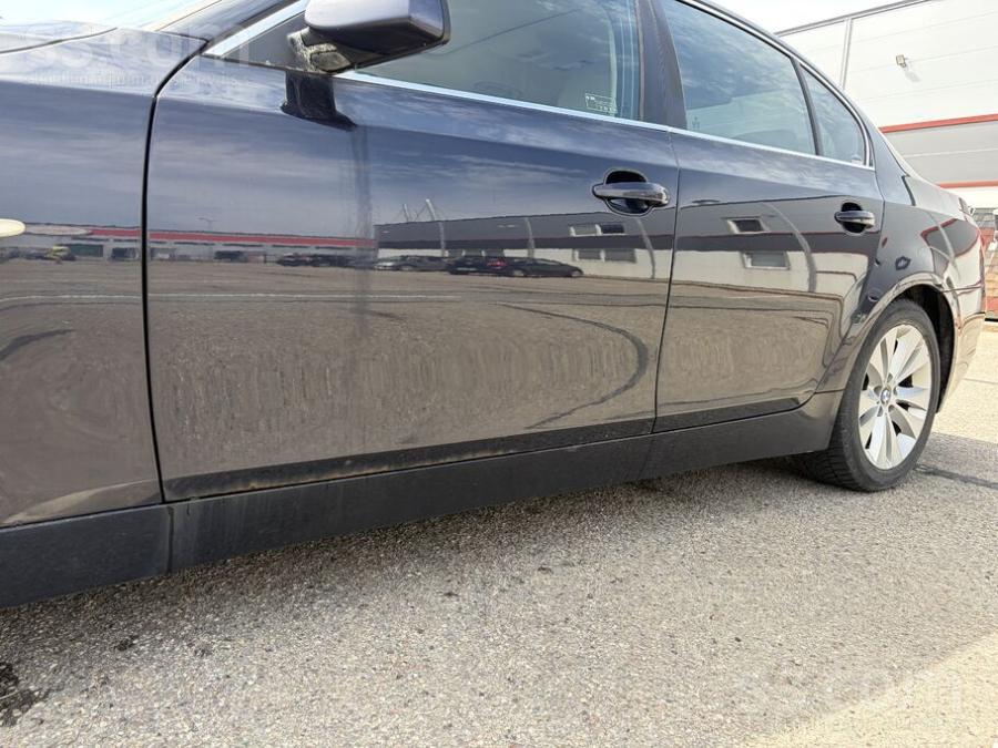 Zils BMW 520 2004 Rīga, ar dzinēja tilpumu 2.20 L un nobraukumu 386 tūkst. km par 2600 €, foto 7 vietnē AUTOMOTO.COM.LV