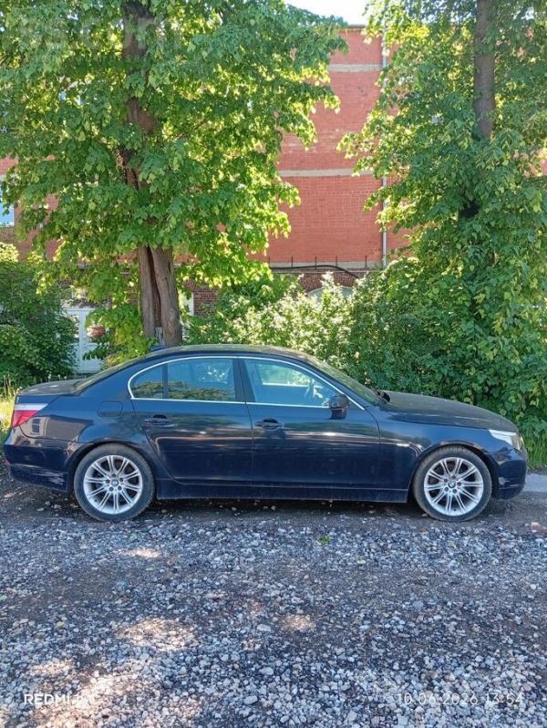 Blue BMW 520 2006 in Liepaja, with an engine capacity of 2.00 L and mileage of 373 thousand km for 2000 €, photo 1 on AUTOMOTO.COM.LV