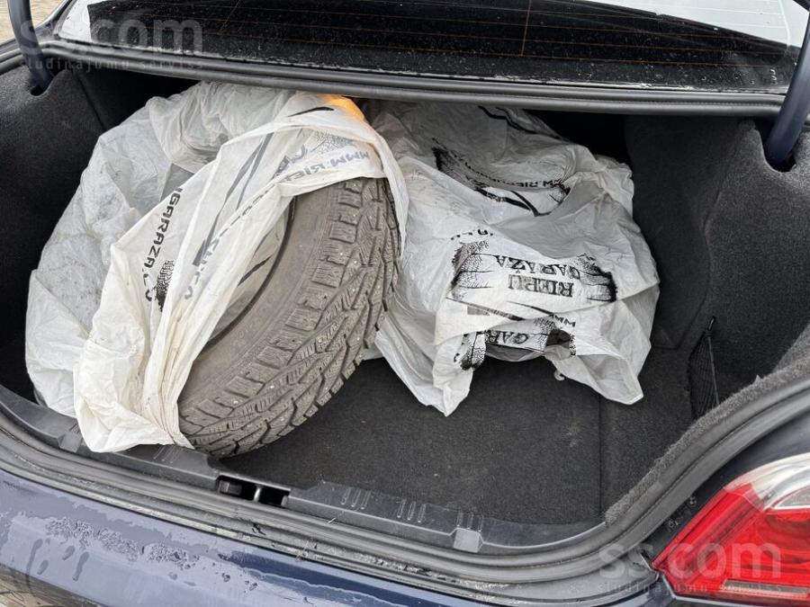 Zils BMW 520 2007 Valmiera, ar dzinēja tilpumu 2.00 L un nobraukumu 325 tūkst. km par 3950 €, foto 9 vietnē AUTOMOTO.COM.LV
