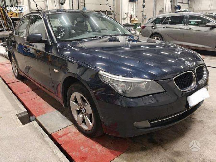 Blue BMW 520 2008 in Taurage, with an engine capacity of 2.00 L and mileage of 300 thousand km for 1950 €, photo 2 on AUTOMOTO.COM.LV