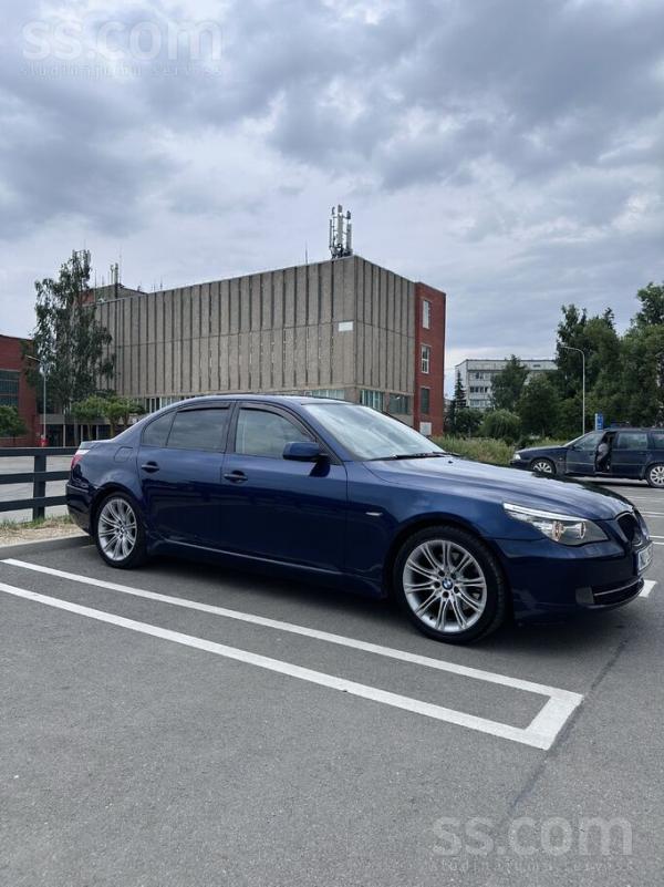 Zils BMW 520 2008 Bauska, ar dzinēja tilpumu 2.00 L un nobraukumu 348 tūkst. km par 4500 €, foto 5 vietnē AUTOMOTO.COM.LV