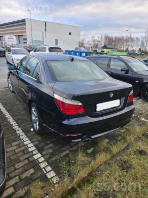 Blue BMW 520 2008 in Riga, with an engine capacity of 2.00 L and mileage of 440 thousand km for 2100 €, photo 3 on AUTOMOTO.COM.LV