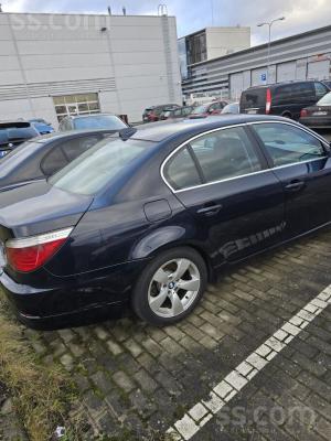 Blue BMW 520 2008 in Riga, with an engine capacity of 2.00 L and mileage of 440 thousand km for 2100 €, photo 4 on AUTOMOTO.COM.LV