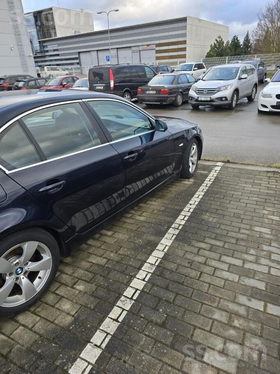 Blue BMW 520 2008 in Riga, with an engine capacity of 2.00 L and mileage of 440 thousand km for 2100 €, photo 5 on AUTOMOTO.COM.LV