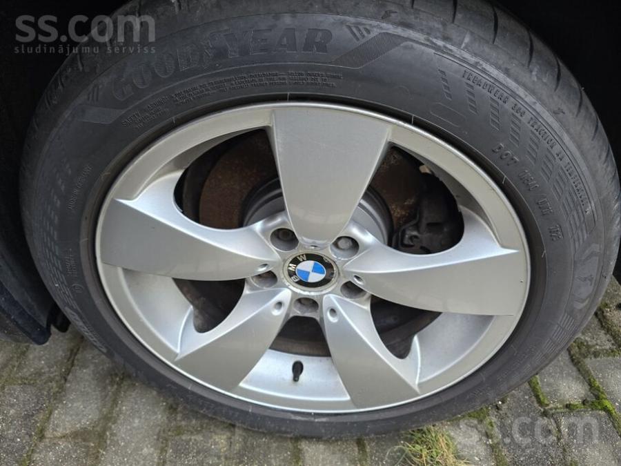 Blue BMW 520 2008 in Riga, with an engine capacity of 2.00 L and mileage of 440 thousand km for 2100 €, photo 7 on AUTOMOTO.COM.LV