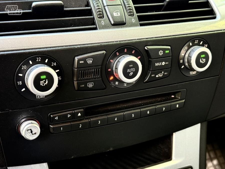 Blue BMW 520 2010 in Kaunas, with an engine capacity of 2.00 L and mileage of 370 thousand km for 4000 €, photo 13 on AUTOMOTO.COM.LV