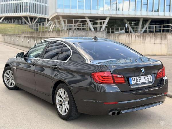 Blue BMW 520 2010 in Vilnius, with an engine capacity of 2.00 L and mileage of 311 thousand km for 6300 €, photo 6 on AUTOMOTO.COM.LV