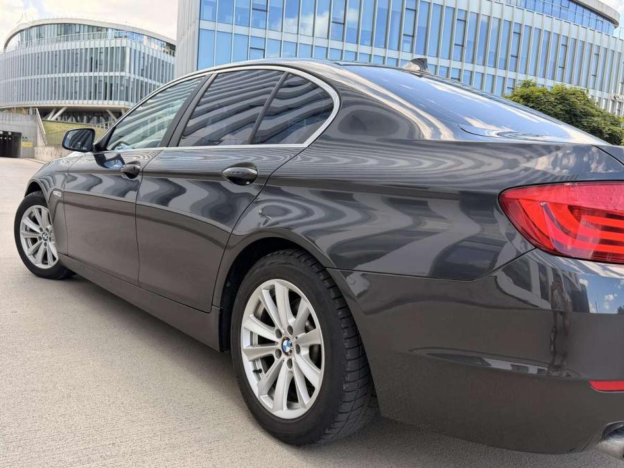 Zils BMW 520 2010 Viļņa, ar dzinēja tilpumu 2.00 L un nobraukumu 311 tūkst. km par 6300 €, foto 8 vietnē AUTOMOTO.COM.LV