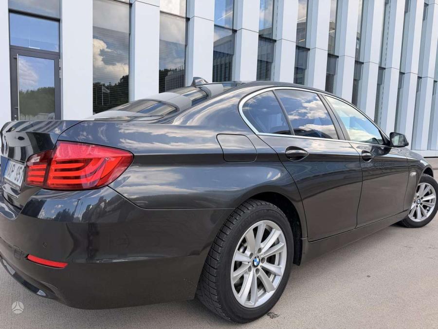 Zils BMW 520 2010 Viļņa, ar dzinēja tilpumu 2.00 L un nobraukumu 311 tūkst. km par 6300 €, foto 9 vietnē AUTOMOTO.COM.LV