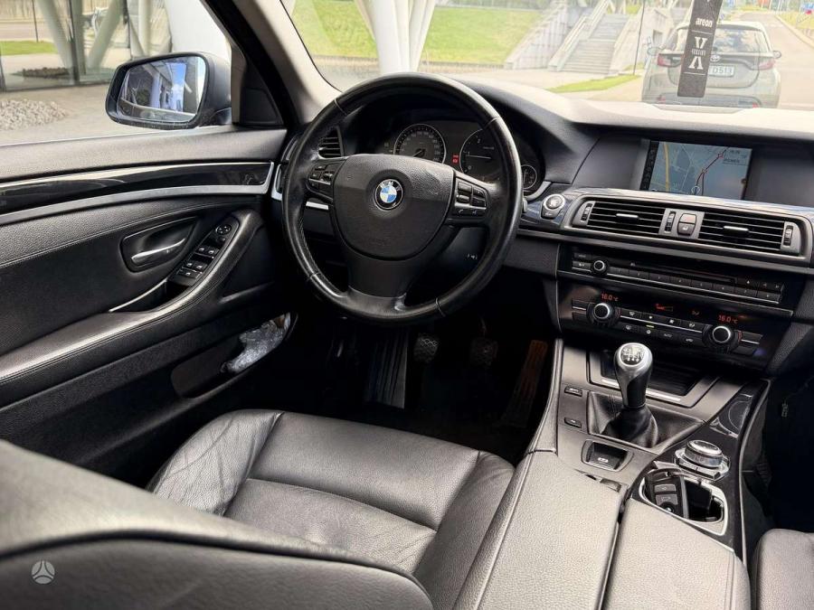 Zils BMW 520 2010 Viļņa, ar dzinēja tilpumu 2.00 L un nobraukumu 311 tūkst. km par 6300 €, foto 16 vietnē AUTOMOTO.COM.LV
