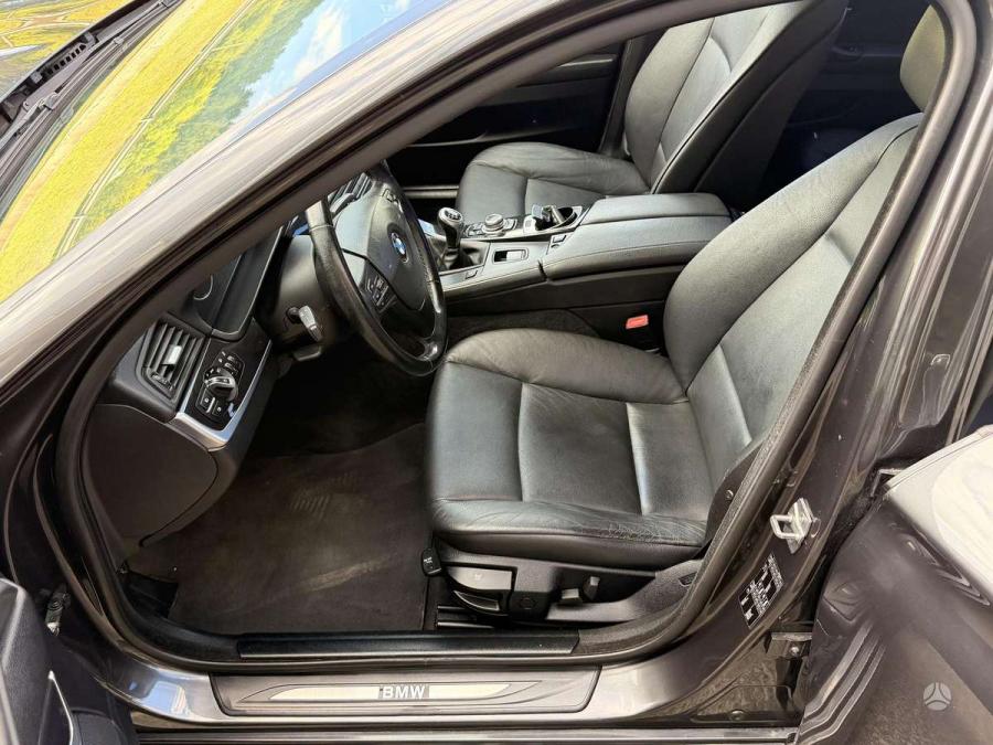 Zils BMW 520 2010 Viļņa, ar dzinēja tilpumu 2.00 L un nobraukumu 311 tūkst. km par 6300 €, foto 18 vietnē AUTOMOTO.COM.LV