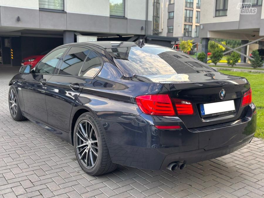 Blue BMW 520 2011 in Kaunas, with an engine capacity of 2.00 L and mileage of 500 thousand km for 3750 €, photo 5 on AUTOMOTO.COM.LV