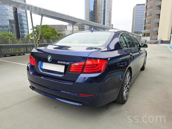 Zils BMW 520 2011 Viļņa, ar dzinēja tilpumu 2.00 L un nobraukumu 306 tūkst. km par 8999 €, foto 6 vietnē AUTOMOTO.COM.LV