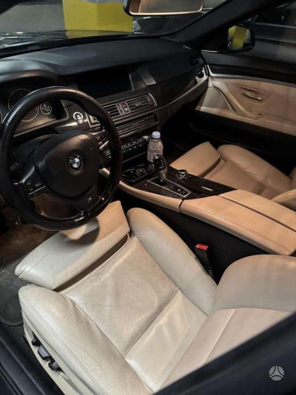 Blue BMW 520 2011 in Vilnius, with an engine capacity of 0.00 L and mileage of 302 thousand km for 13800 €, photo 8 on AUTOMOTO.COM.LV