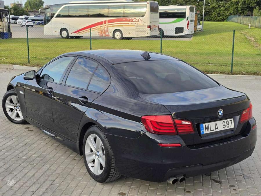Blue BMW 520 2011 in Silute, with an engine capacity of 2.00 L and mileage of 238 thousand km for 8200 €, photo 4 on AUTOMOTO.COM.LV