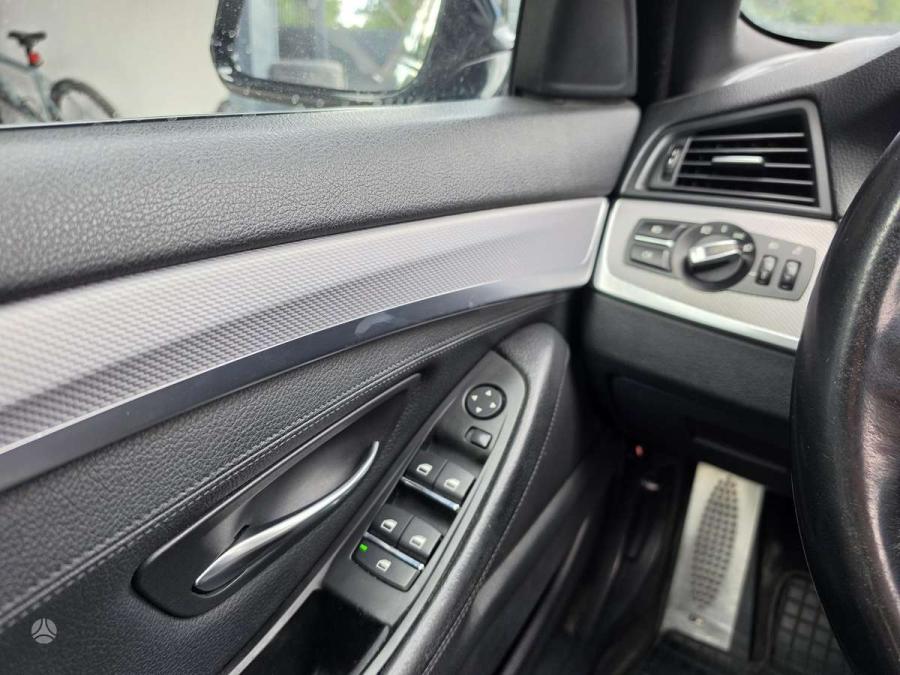 Blue BMW 520 2011 in Silute, with an engine capacity of 2.00 L and mileage of 238 thousand km for 8200 €, photo 21 on AUTOMOTO.COM.LV