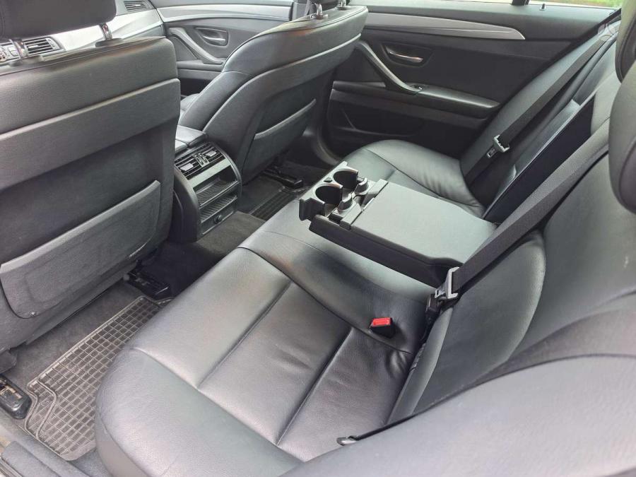 Blue BMW 520 2011 in Silute, with an engine capacity of 2.00 L and mileage of 238 thousand km for 8200 €, photo 29 on AUTOMOTO.COM.LV