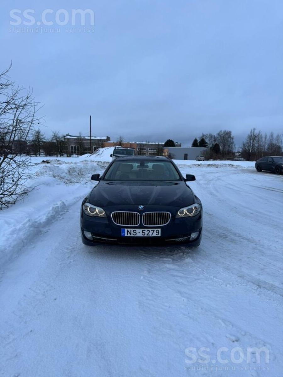 Blue BMW 520 2012 in Riga, with an engine capacity of 2.00 L and mileage of 223 thousand km for 10000 €, photo 1 on AUTOMOTO.COM.LV