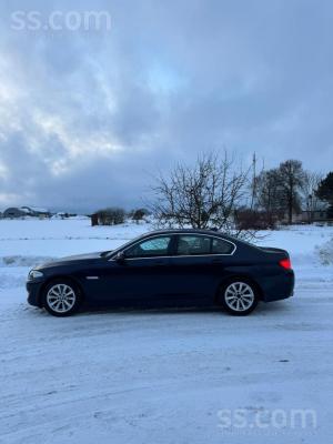 Blue BMW 520 2012 in Riga, with an engine capacity of 2.00 L and mileage of 223 thousand km for 10000 €, photo 4 on AUTOMOTO.COM.LV