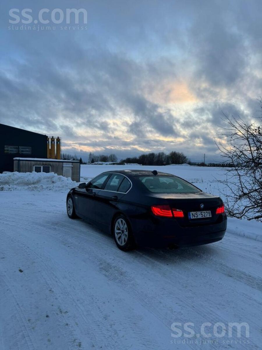 Blue BMW 520 2012 in Riga, with an engine capacity of 2.00 L and mileage of 223 thousand km for 10000 €, photo 7 on AUTOMOTO.COM.LV