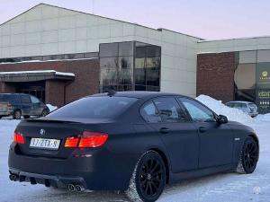 Zils BMW 520 2012 Trakai, ar dzinēja tilpumu 2.00 L un nobraukumu 288 tūkst. km par 8800 €, foto 6 vietnē AUTOMOTO.COM.LV
