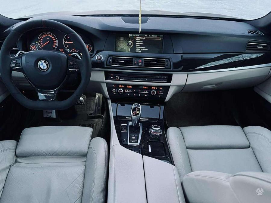 Zils BMW 520 2012 Trakai, ar dzinēja tilpumu 2.00 L un nobraukumu 288 tūkst. km par 8800 €, foto 10 vietnē AUTOMOTO.COM.LV