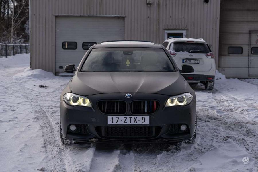 Zils BMW 520 2012 Trakai, ar dzinēja tilpumu 2.00 L un nobraukumu 288 tūkst. km par 8699 €, foto 2 vietnē AUTOMOTO.COM.LV