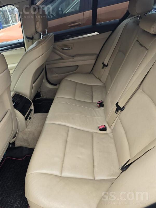 Zils BMW 520 2012 Gulbene, ar dzinēja tilpumu 2.00 L un nobraukumu 233 tūkst. km par 9995 €, foto 10 vietnē AUTOMOTO.COM.LV