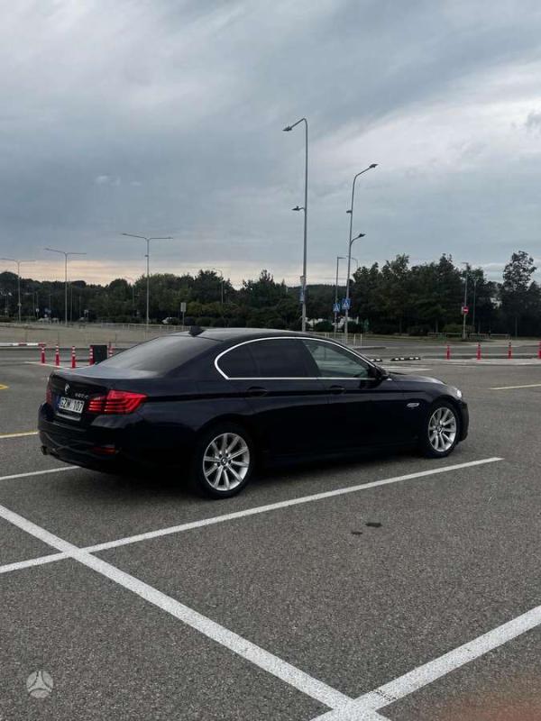 Blue BMW 520 2013 in Vilnius, with an engine capacity of 2.00 L and mileage of 334 thousand km for 8000 €, photo 3 on AUTOMOTO.COM.LV