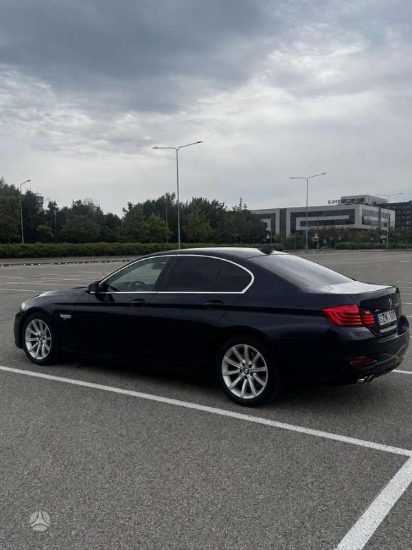 Blue BMW 520 2013 in Vilnius, with an engine capacity of 2.00 L and mileage of 334 thousand km for 8000 €, photo 4 on AUTOMOTO.COM.LV