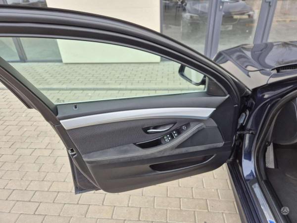 Zils BMW 520 2014 Marijampole, ar dzinēja tilpumu 2.00 L un nobraukumu 254 tūkst. km par 9000 €, foto 9 vietnē AUTOMOTO.COM.LV